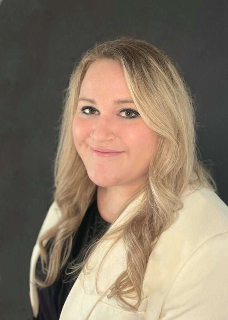 Anna Gollmann - Arena International