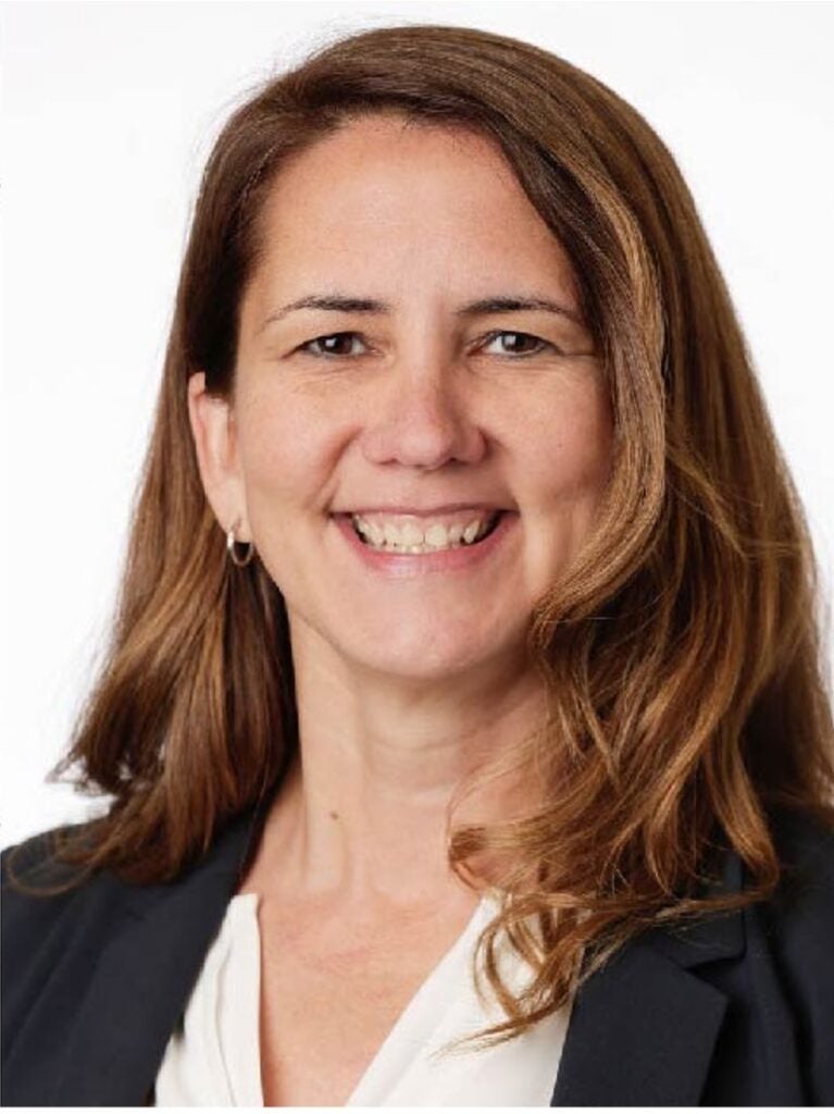 Esther Howard - Arena International