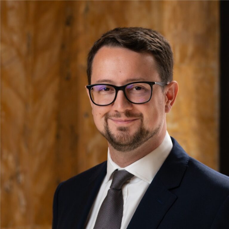 Robin Stangroom - Arena International