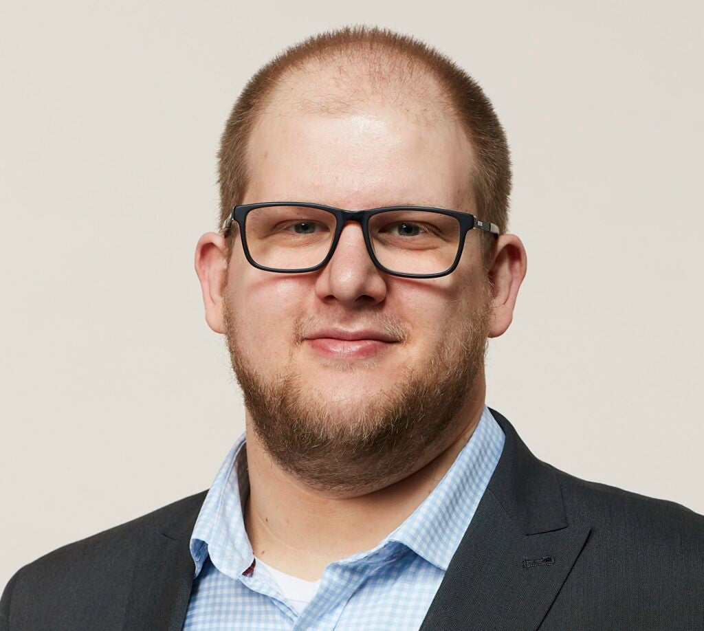 Simon Johnson - Arena International