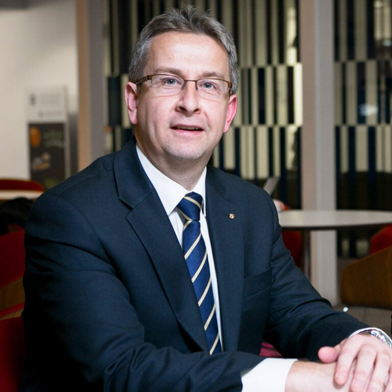 Simon Thompson - Arena International